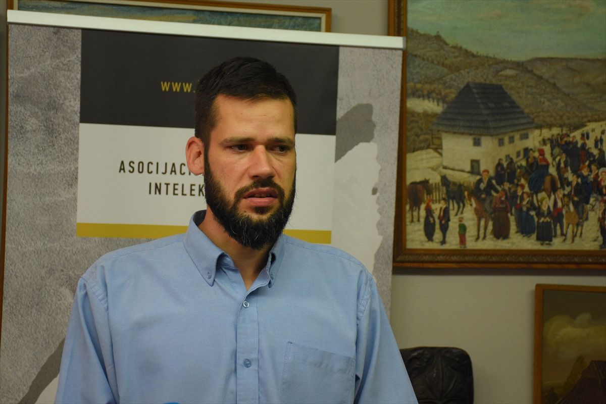 Krug 99: Intelektualci ili SDA saveznici?